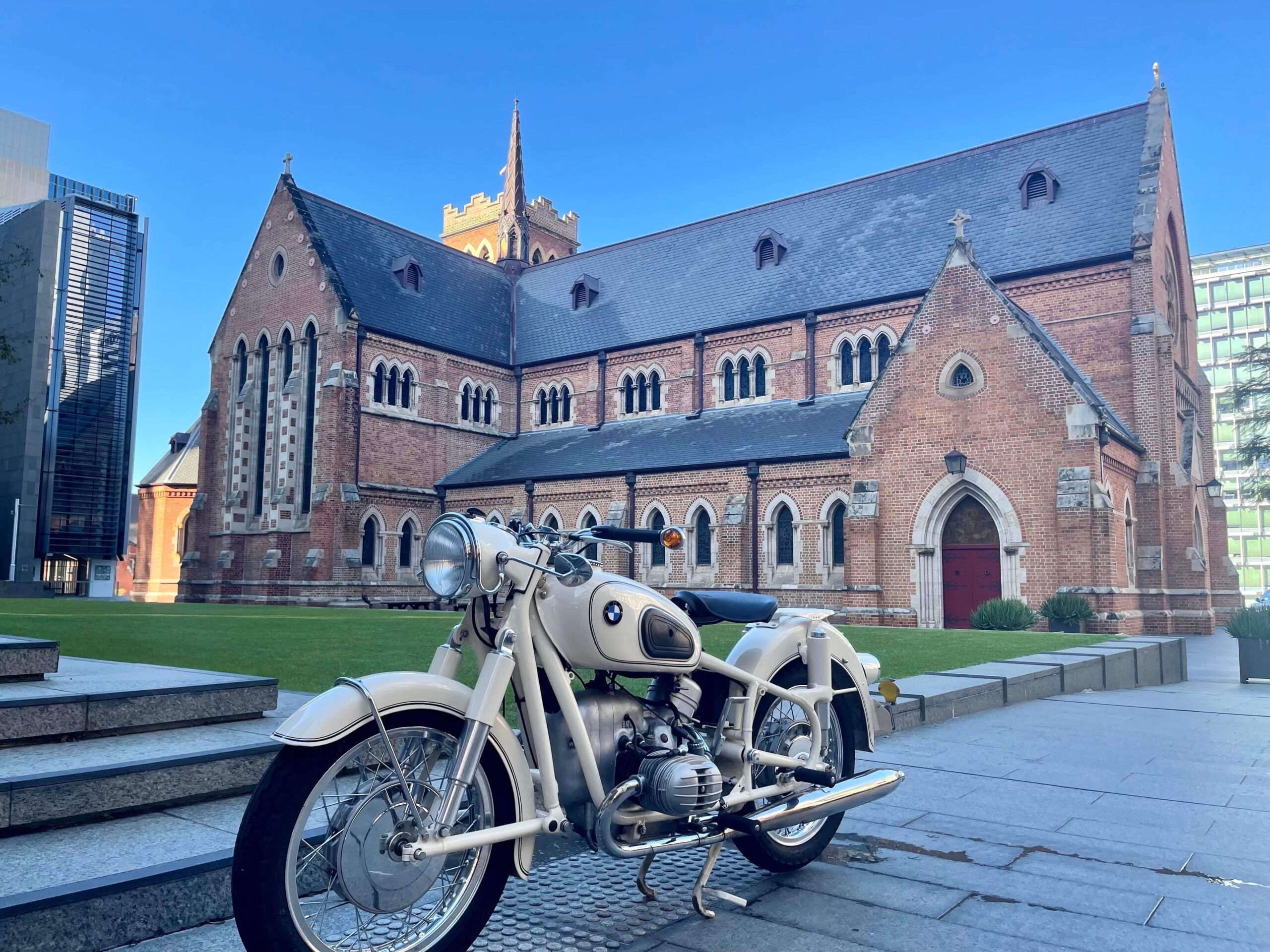 Lenny Norton – the grand White Bike from Sydney - BMWerks by Martin ...