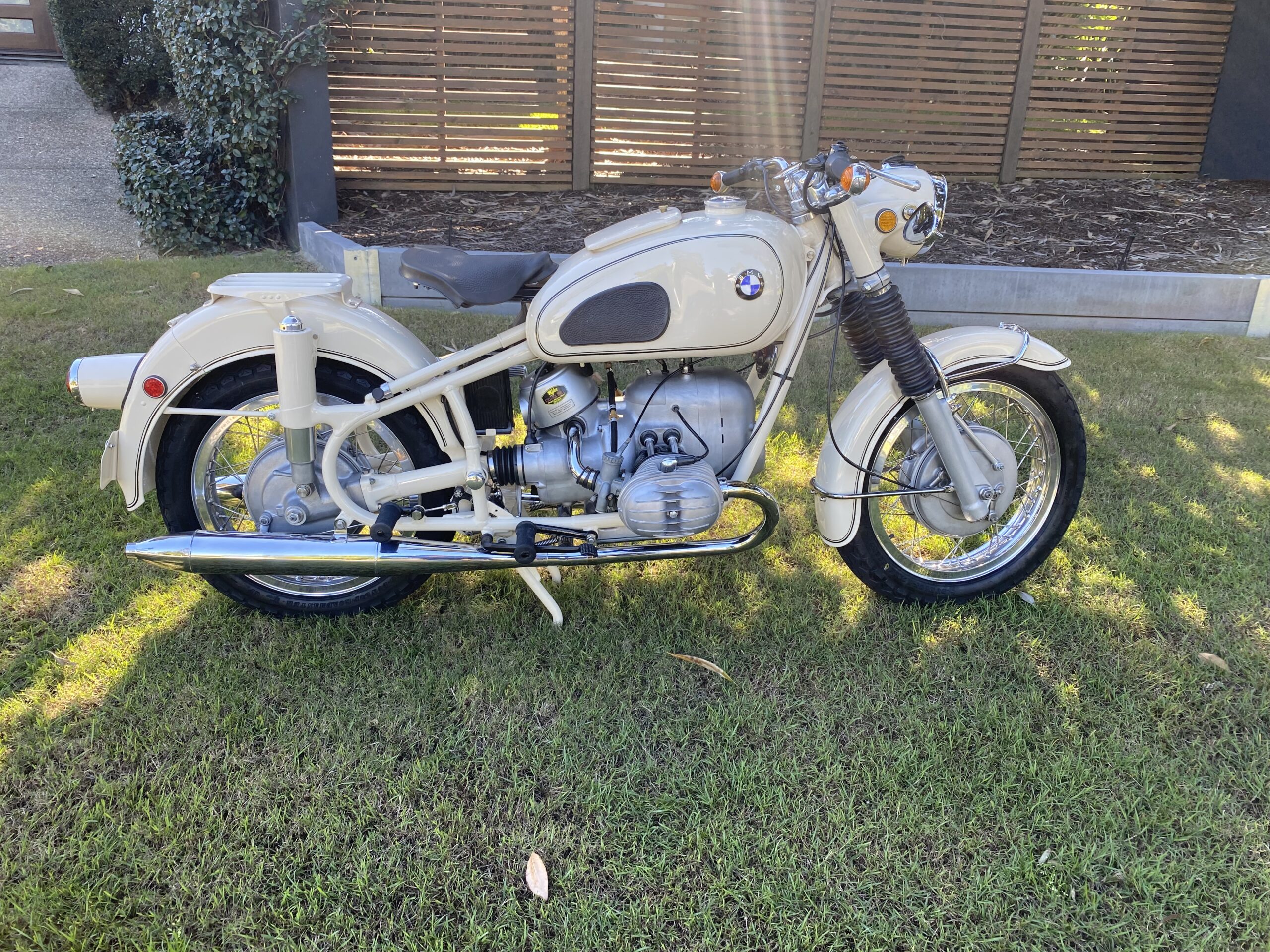 Matt T – the White US bike - BMWerks by Martin Bicknell